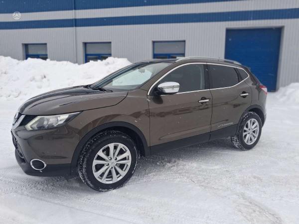 Brown Nissan Qashqai 2015 in Radviliskis, with an engine capacity of 1.20 L and mileage of 150 thousand km for 7500 €, photo 1 on AUTOMOTO.COM.LV