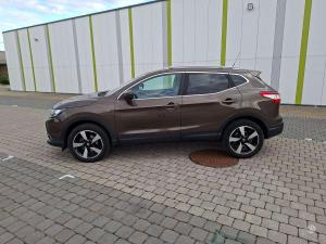 Brown Nissan Qashqai 2016 in Raseiniai, with an engine capacity of 1.50 L and mileage of 110 thousand km for 9600 €, photo 3 on AUTOMOTO.COM.LV