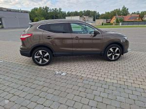 Brown Nissan Qashqai 2016 in Raseiniai, with an engine capacity of 1.50 L and mileage of 110 thousand km for 9600 €, photo 6 on AUTOMOTO.COM.LV