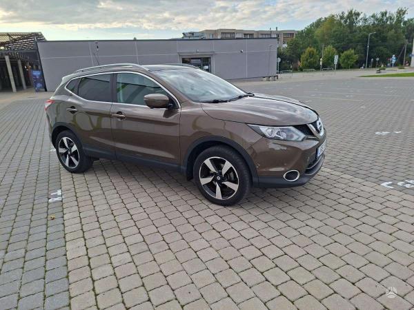 Brown Nissan Qashqai 2016 in Raseiniai, with an engine capacity of 1.50 L and mileage of 110 thousand km for 9600 €, photo 7 on AUTOMOTO.COM.LV