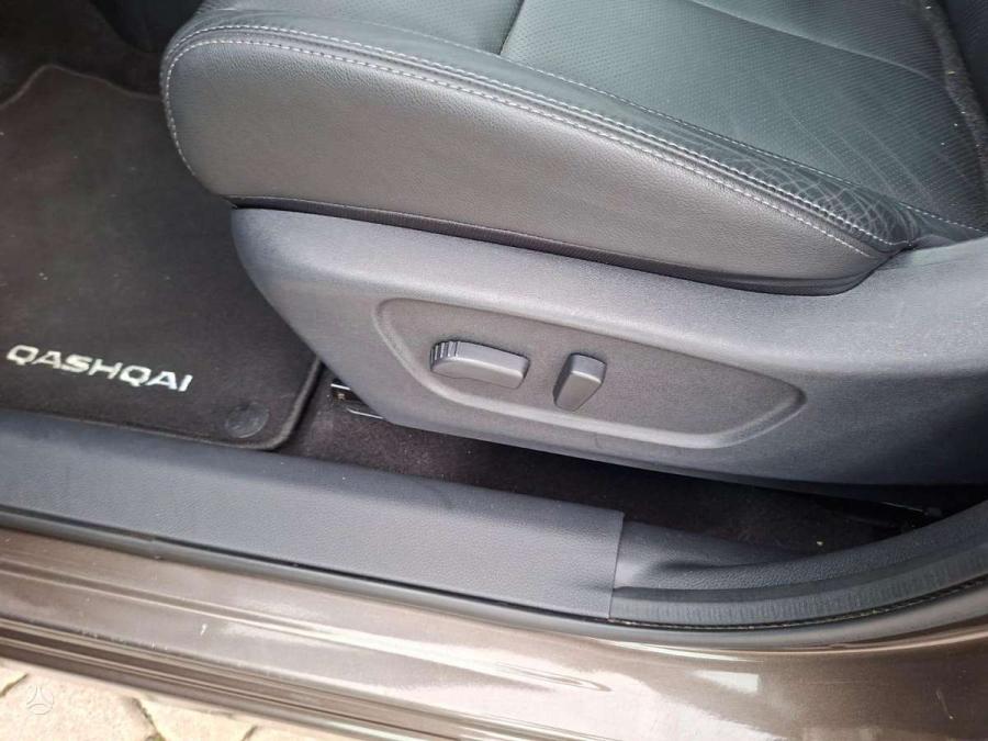 Brown Nissan Qashqai 2016 in Raseiniai, with an engine capacity of 1.50 L and mileage of 110 thousand km for 9600 €, photo 10 on AUTOMOTO.COM.LV