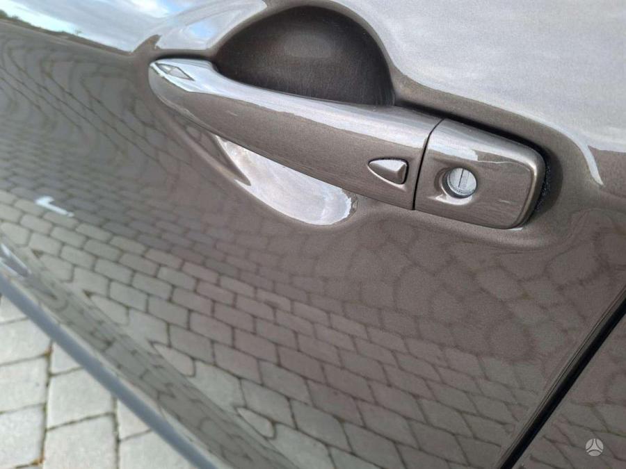 Brown Nissan Qashqai 2016 in Raseiniai, with an engine capacity of 1.50 L and mileage of 110 thousand km for 9600 €, photo 19 on AUTOMOTO.COM.LV