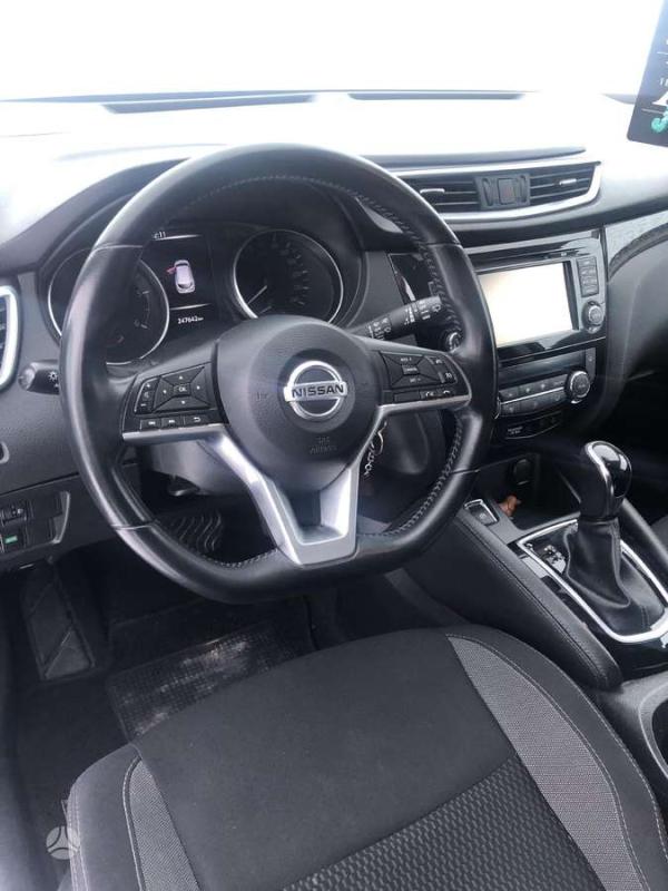 Brown Nissan Qashqai 2018 in Siauliai, with an engine capacity of 1.60 L and mileage of 248 thousand km for 14200 €, photo 9 on AUTOMOTO.COM.LV