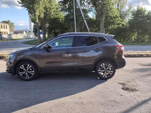 Brown Nissan Qashqai 2019 in Siauliai, with an engine capacity of 1.50 L and mileage of 124 thousand km for 9600 €, photo 4 on AUTOMOTO.COM.LV