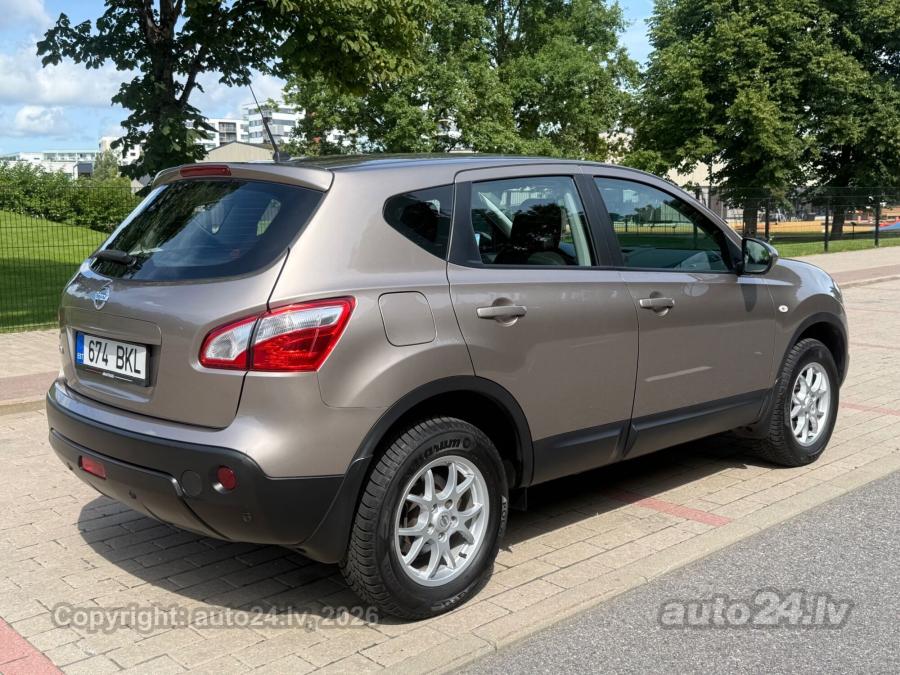 Brown Nissan Qashqai 2013 in Parnu, with an engine capacity of 2.00 L and mileage of 90 thousand km for 6650 €, photo 4 on AUTOMOTO.COM.LV