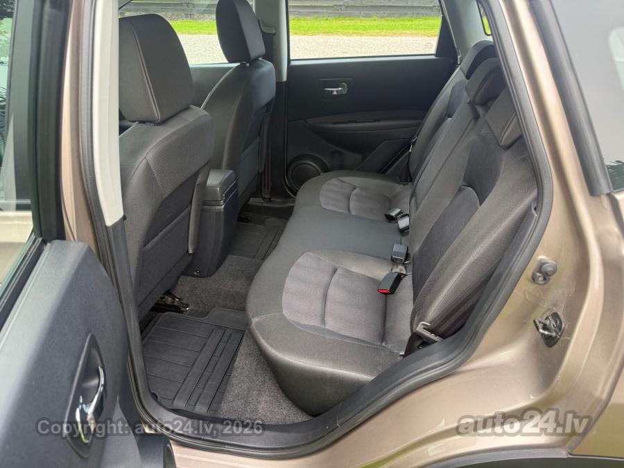 Brown Nissan Qashqai 2013 in Parnu, with an engine capacity of 2.00 L and mileage of 90 thousand km for 6650 €, photo 17 on AUTOMOTO.COM.LV
