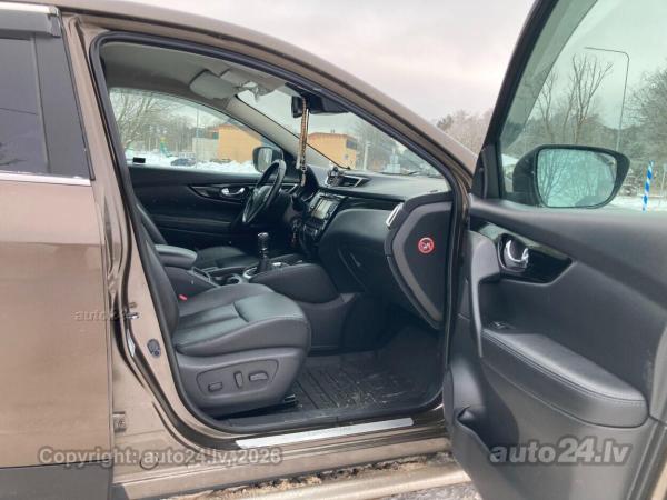 Brūns Nissan Qashqai 2014 Narva, ar dzinēja tilpumu 1.20 L un nobraukumu 153 tūkst. km par 9999 €, foto 5 vietnē AUTOMOTO.COM.LV