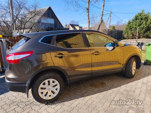 Brūns Nissan Qashqai 2014 Tallina, ar dzinēja tilpumu 1.20 L un nobraukumu 170 tūkst. km par 6999 €, foto 4 vietnē AUTOMOTO.COM.LV