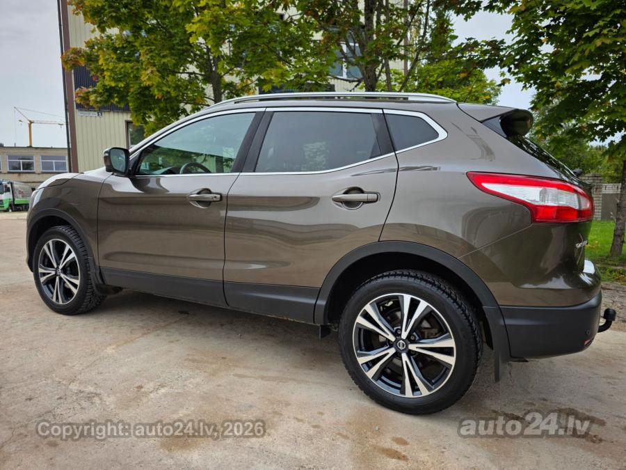 Brown Nissan Qashqai 2015 in Viljandi, with an engine capacity of 1.20 L and mileage of 168 thousand km for 7900 €, photo 3 on AUTOMOTO.COM.LV