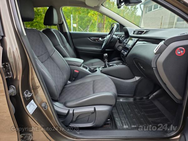 Nissan Qashqai 2015 in Viljandi on AUTOMOTO.COM.LV Brown Nissan Qashqai 2015 in Viljandi, with an engine capacity of 1.20 L and mileage of 168 thousand km for 7900 €, photo 8 on AUTOMOTO.COM.LV