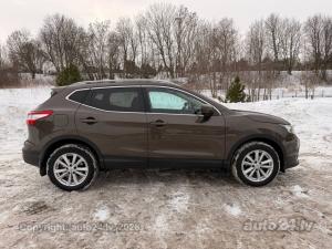 Brown Nissan Qashqai 2016 in Tallinn, with an engine capacity of 1.20 L and mileage of 176 thousand km for 8999 €, photo 14 on AUTOMOTO.COM.LV