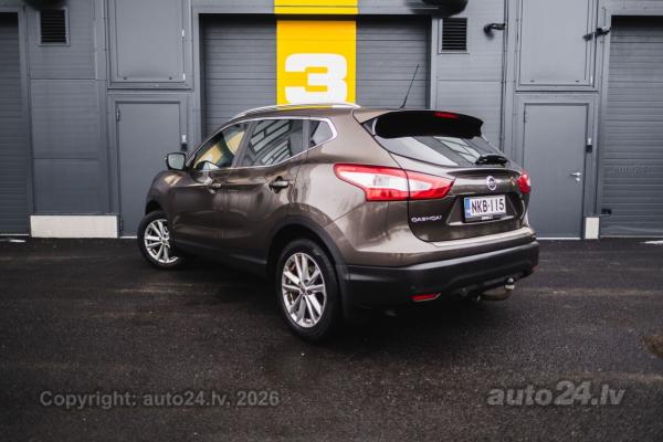 Brown Nissan Qashqai 2016 in Tallinn, with an engine capacity of 1.20 L and mileage of 183 thousand km for 8899 €, photo 4 on AUTOMOTO.COM.LV