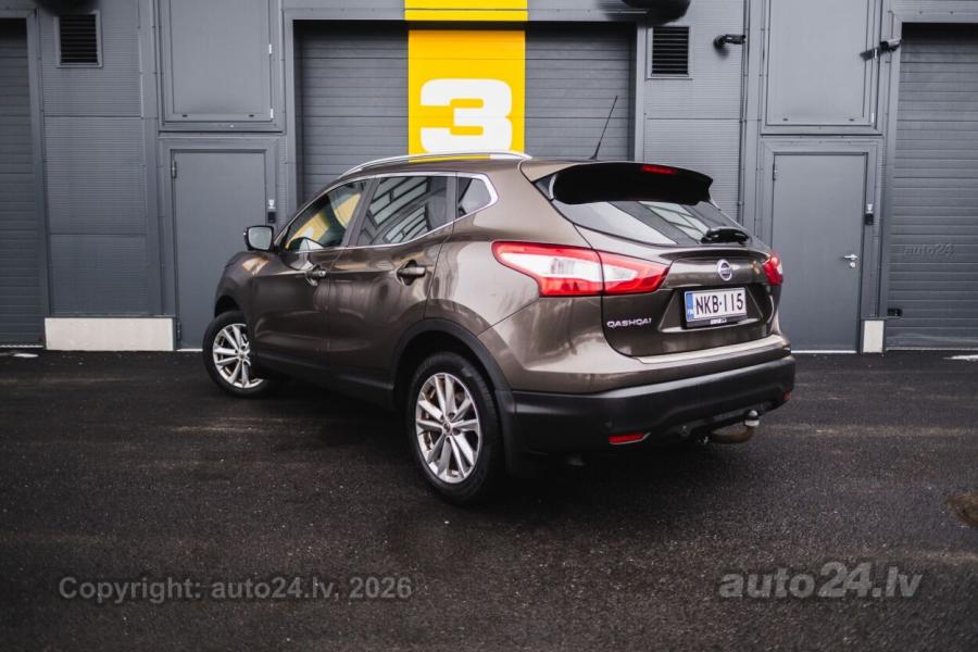 Brown Nissan Qashqai 2016 in Tallinn, with an engine capacity of 1.20 L and mileage of 183 thousand km for 8899 €, photo 4 on AUTOMOTO.COM.LV
