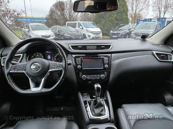 Brown Nissan Qashqai 2017 in Tartu, with an engine capacity of 1.20 L and mileage of 132 thousand km for 12790 €, photo 11 on AUTOMOTO.COM.LV