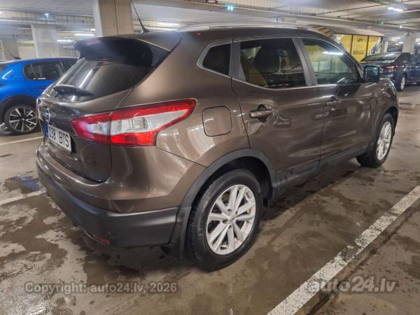 Brūns Nissan Qashqai 2017 Tallina, ar dzinēja tilpumu 1.20 L un nobraukumu 80 tūkst. km par 13900 €, foto 3 vietnē AUTOMOTO.COM.LV