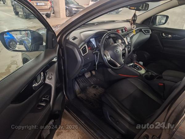 Brūns Nissan Qashqai 2017 Tallina, ar dzinēja tilpumu 1.20 L un nobraukumu 80 tūkst. km par 13900 €, foto 5 vietnē AUTOMOTO.COM.LV