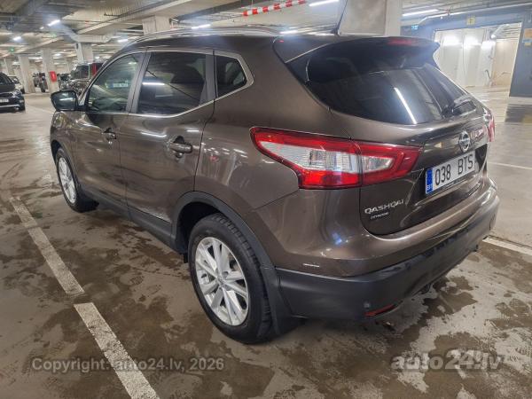 Brūns Nissan Qashqai 2017 Tallina, ar dzinēja tilpumu 1.20 L un nobraukumu 80 tūkst. km par 12999 €, foto 2 vietnē AUTOMOTO.COM.LV