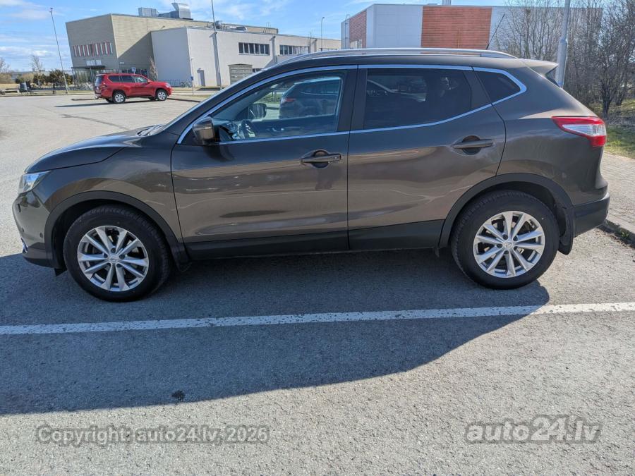 Brown Nissan Qashqai 2017 in Tallinn, with an engine capacity of 1.60 L and mileage of 289 thousand km for 7700 €, photo 3 on AUTOMOTO.COM.LV