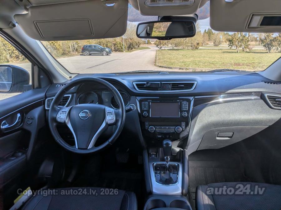 Brown Nissan Qashqai 2017 in Tallinn, with an engine capacity of 1.60 L and mileage of 289 thousand km for 7700 €, photo 6 on AUTOMOTO.COM.LV