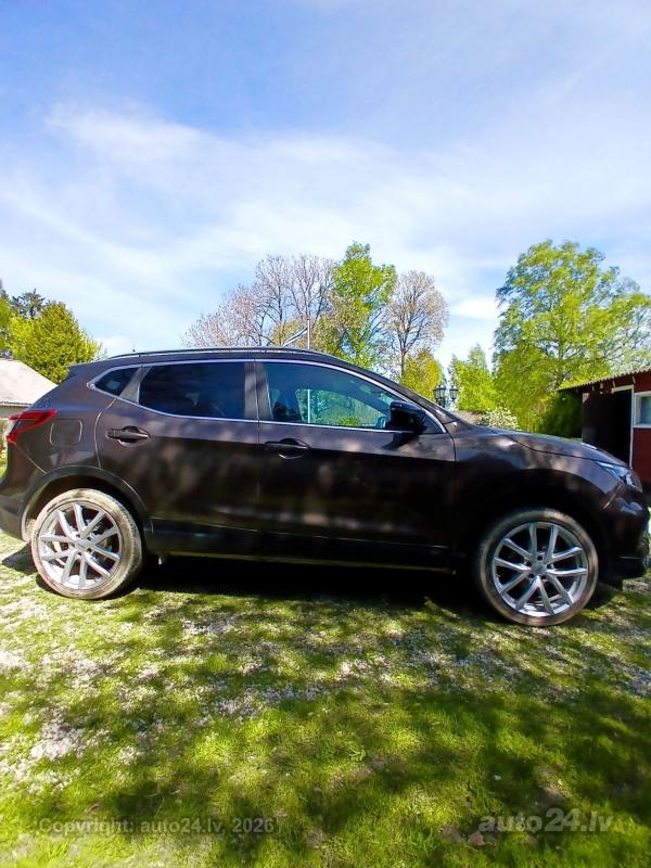 Brown Nissan Qashqai 2017 in Jogeva, with an engine capacity of 1.50 L and mileage of 201 thousand km for 13500 €, photo 3 on AUTOMOTO.COM.LV