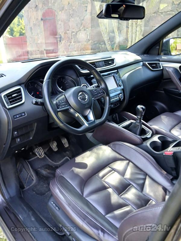 Brown Nissan Qashqai 2017 in Jogeva, with an engine capacity of 1.50 L and mileage of 201 thousand km for 13500 €, photo 5 on AUTOMOTO.COM.LV