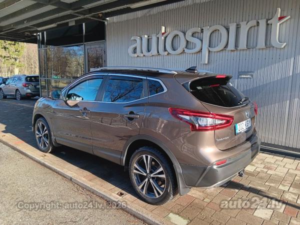 Brown Nissan Qashqai 2020 in Tallinn, with an engine capacity of 1.30 L and mileage of 53 thousand km for 16490 €, photo 3 on AUTOMOTO.COM.LV