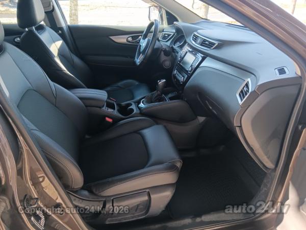 Brown Nissan Qashqai 2020 in Tallinn, with an engine capacity of 1.30 L and mileage of 53 thousand km for 16490 €, photo 7 on AUTOMOTO.COM.LV