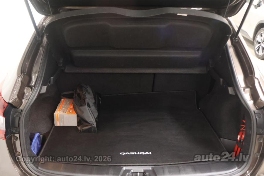 Brown Nissan Qashqai 2021 in Tallinn, with an engine capacity of 1.30 L and mileage of 74 thousand km for 18900 €, photo 11 on AUTOMOTO.COM.LV