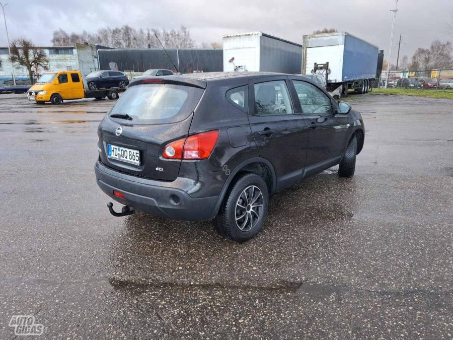 Nissan Qashqai 2007 in Marijampole, with an engine capacity of 1.50 L and mileage of 226 thousand km for 2999 €, photo 3 on AUTOMOTO.COM.LV
