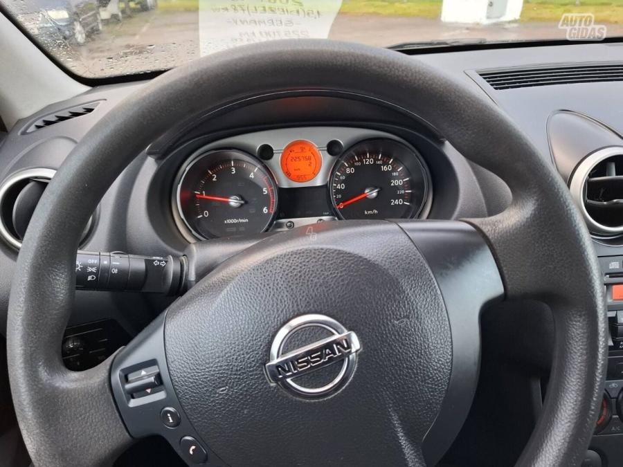 Nissan Qashqai 2007 in Marijampole, with an engine capacity of 1.50 L and mileage of 226 thousand km for 2999 €, photo 10 on AUTOMOTO.COM.LV