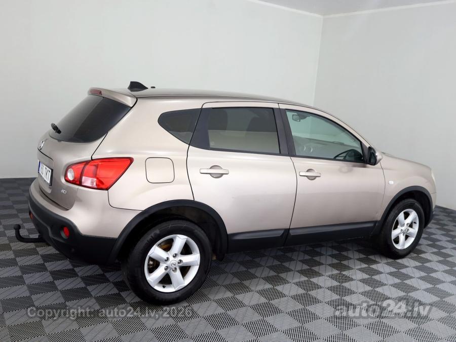 Nissan Qashqai 2007 in Tallinn, with an engine capacity of 1.50 L and mileage of 319 thousand km for 2499 €, photo 4 on AUTOMOTO.COM.LV