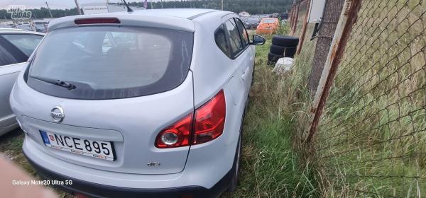 Nissan Qashqai 2007 in Vilnius, with an engine capacity of 1.50 L and mileage of 350 thousand km for 2200 €, photo 4 on AUTOMOTO.COM.LV