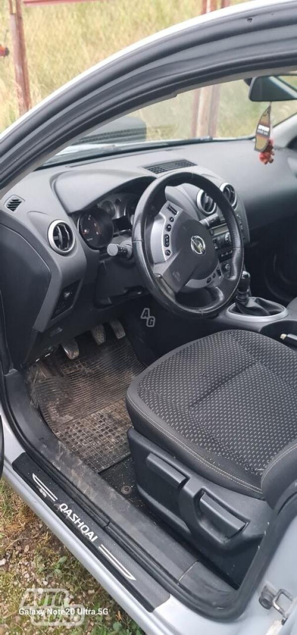 Nissan Qashqai 2007 in Vilnius, with an engine capacity of 1.50 L and mileage of 350 thousand km for 2200 €, photo 6 on AUTOMOTO.COM.LV