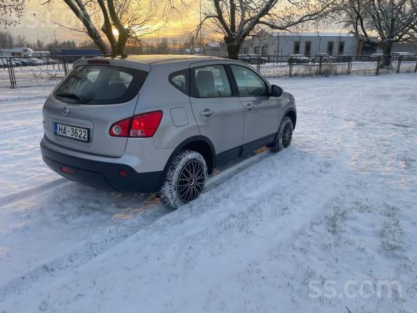 Nissan Qashqai 2008 in Riga, with an engine capacity of 1.60 L and mileage of 0 thousand km for 3199 €, photo 7 on AUTOMOTO.COM.LV