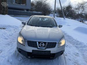 Nissan Qashqai 2008 in Vilnius, with an engine capacity of 2.00 L and mileage of 301 thousand km for 3700 €, photo 2 on AUTOMOTO.COM.LV
