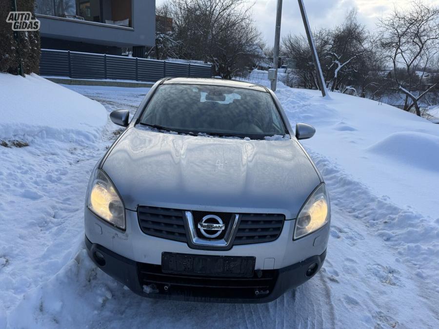 Nissan Qashqai 2008 in Vilnius, with an engine capacity of 2.00 L and mileage of 301 thousand km for 3700 €, photo 2 on AUTOMOTO.COM.LV