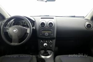 Nissan Qashqai 2008 in Tallinn, with an engine capacity of 1.60 L and mileage of 182 thousand km for 2199 €, photo 5 on AUTOMOTO.COM.LV
