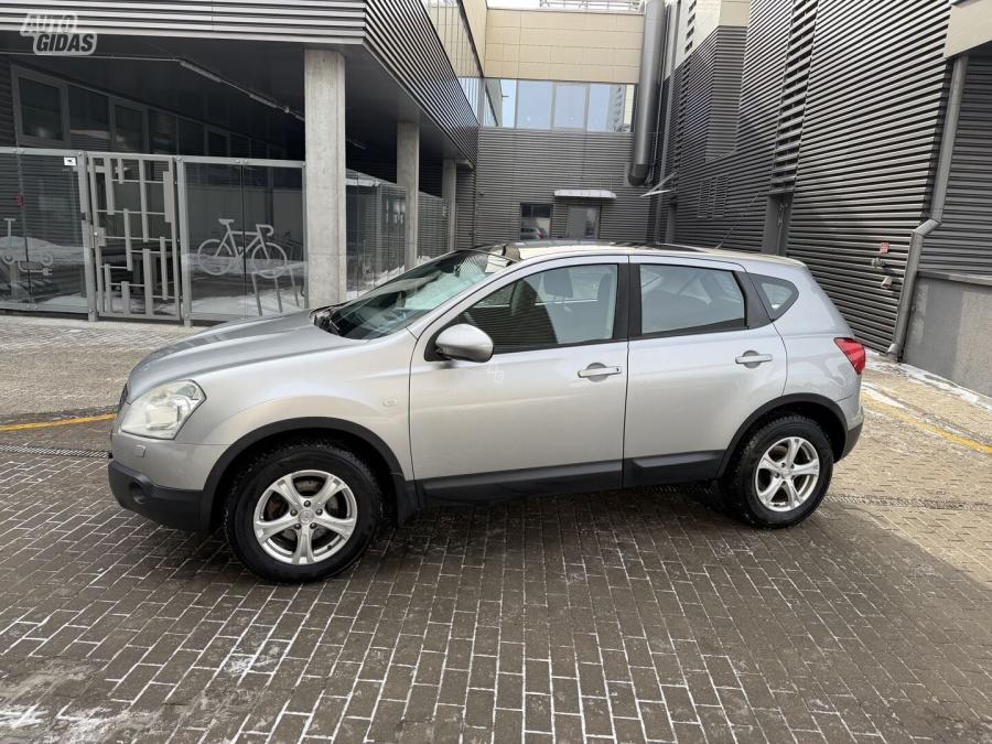 Nissan Qashqai 2008 in Vilnius, with an engine capacity of 2.00 L and mileage of 298 thousand km for 3750 €, photo 2 on AUTOMOTO.COM.LV