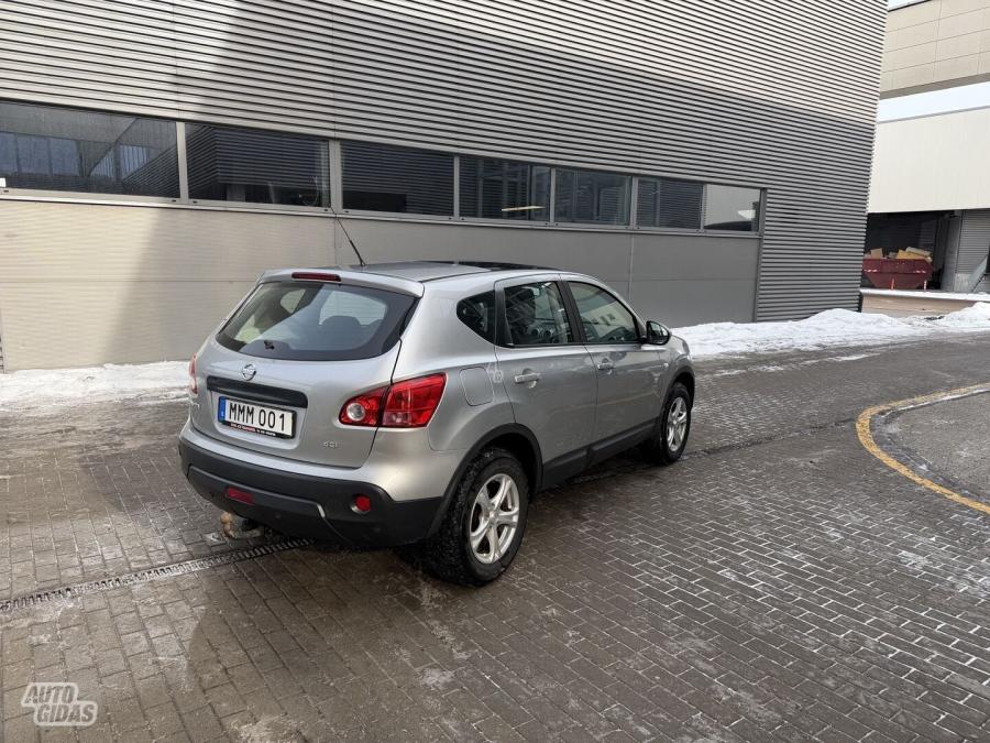 Nissan Qashqai 2008 in Vilnius, with an engine capacity of 2.00 L and mileage of 298 thousand km for 3750 €, photo 4 on AUTOMOTO.COM.LV