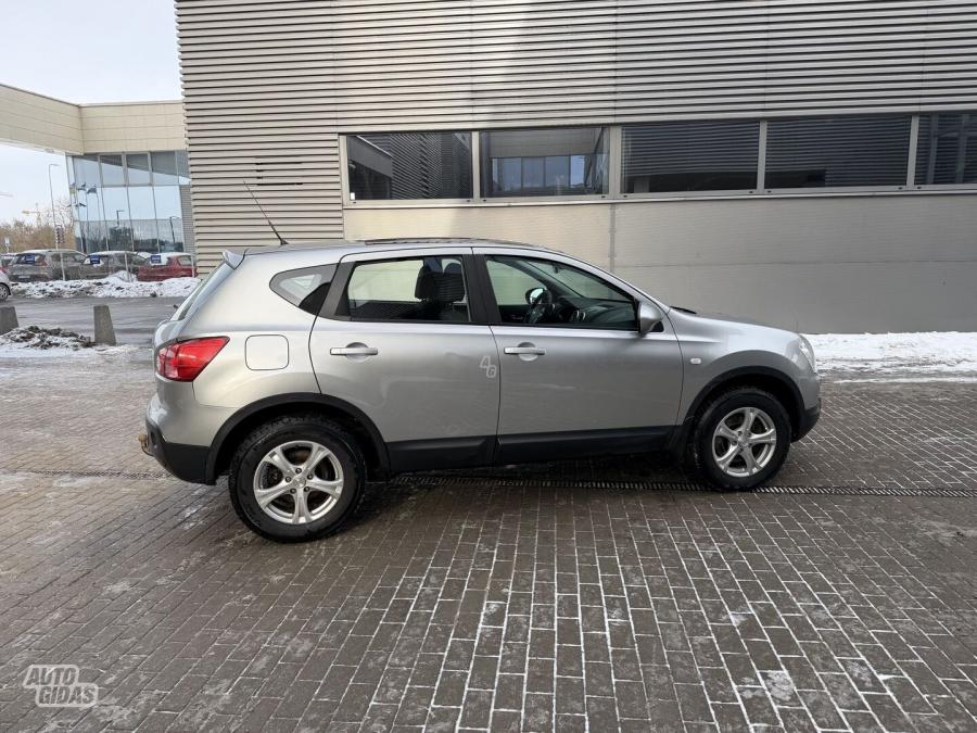 Nissan Qashqai 2008 in Vilnius, with an engine capacity of 2.00 L and mileage of 298 thousand km for 3750 €, photo 6 on AUTOMOTO.COM.LV
