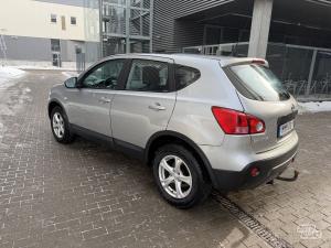 Nissan Qashqai 2008 in Vilnius, with an engine capacity of 2.00 L and mileage of 298 thousand km for 3750 €, photo 10 on AUTOMOTO.COM.LV