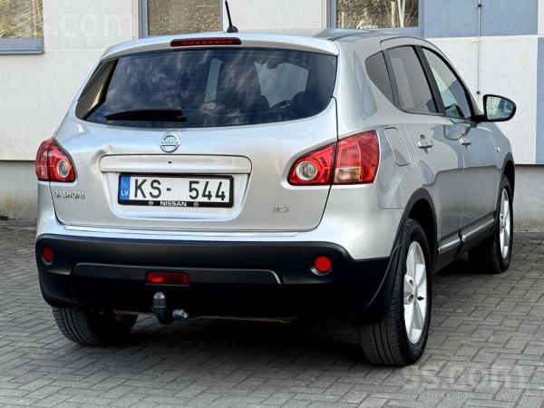 Nissan Qashqai 2008 in Jelgava, with an engine capacity of 1.50 L and mileage of 315 thousand km for 2950 €, photo 3 on AUTOMOTO.COM.LV