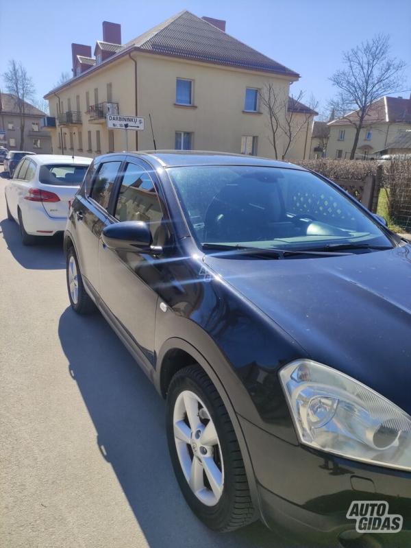 Nissan Qashqai 2008 in Naujoji Akmene, with an engine capacity of 2.00 L and mileage of 244 thousand km for 2500 €, photo 3 on AUTOMOTO.COM.LV