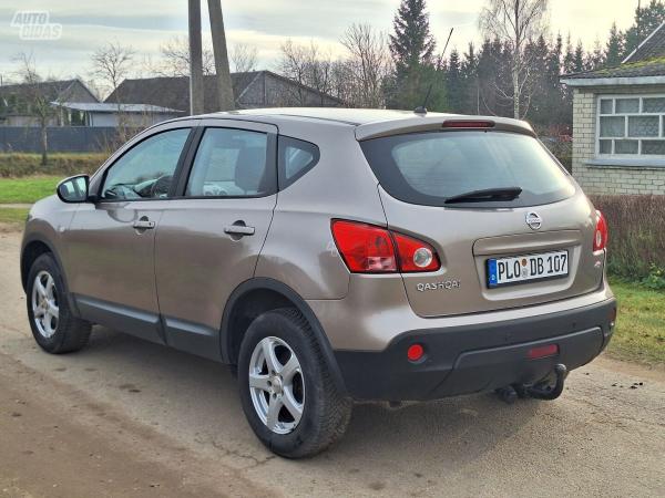 Nissan Qashqai 2008 in Mazeikiai, with an engine capacity of 1.50 L and mileage of 180 thousand km for 4550 €, photo 6 on AUTOMOTO.COM.LV