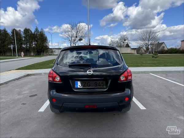 Nissan Qashqai 2008 in Kaunas, with an engine capacity of 1.50 L and mileage of 326 thousand km for 2900 €, photo 2 on AUTOMOTO.COM.LV