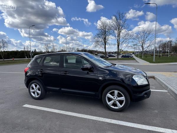 Nissan Qashqai 2008 in Kaunas, with an engine capacity of 1.50 L and mileage of 326 thousand km for 2900 €, photo 4 on AUTOMOTO.COM.LV