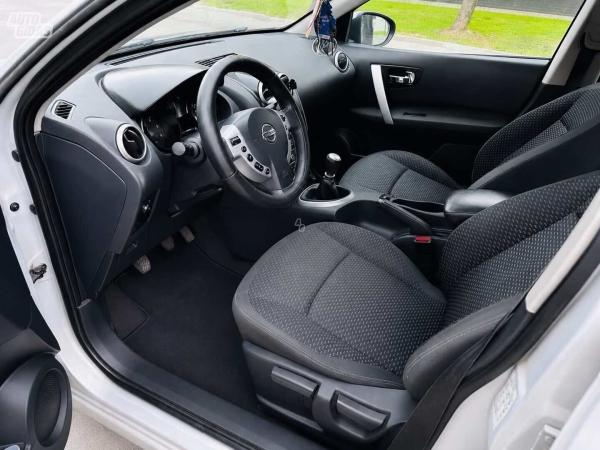 Nissan Qashqai 2008 in Telschi, with an engine capacity of 1.50 L and mileage of 300 thousand km for 1650 €, photo 5 on AUTOMOTO.COM.LV