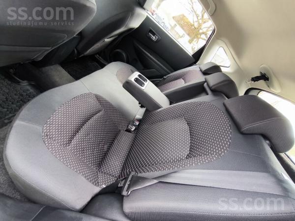 Nissan Qashqai 2008 in Riga, with an engine capacity of 2.00 L and mileage of 329 thousand km for 3900 €, photo 10 on AUTOMOTO.COM.LV