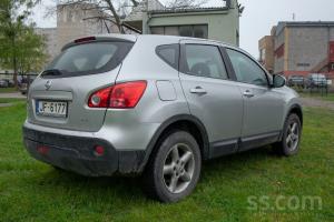 Nissan Qashqai 2008 in Liepaja, with an engine capacity of 1.50 L and mileage of 411 thousand km for 3100 €, photo 4 on AUTOMOTO.COM.LV