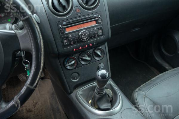 Nissan Qashqai 2008 in Liepaja, with an engine capacity of 1.50 L and mileage of 411 thousand km for 3100 €, photo 6 on AUTOMOTO.COM.LV